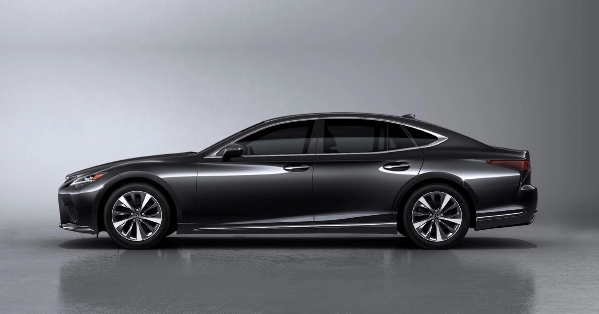 Lexus LS – Flagship Luxury Sedan in Kuwait